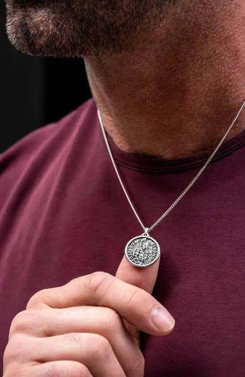 VINCERO Spartan Pendant Necklace
