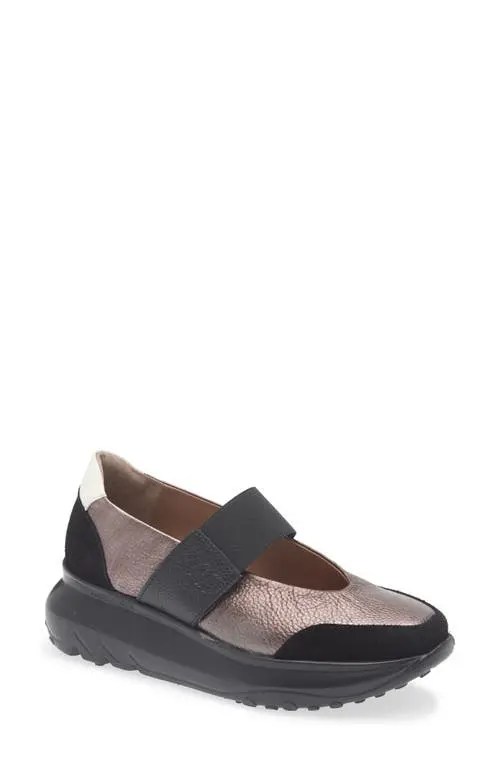 WONDERS Platform Slip-on Sneakers