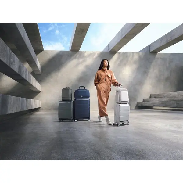 SAMSONITE Paralux Global Expandable Spinner Carry On Suitcase