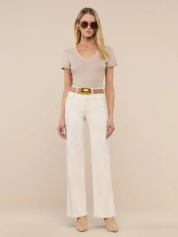 L'Agence Becca Cotton V-neck T-shirt - Biscuit