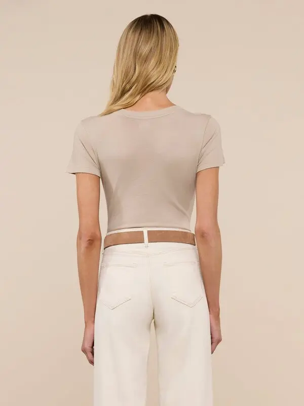 L'Agence Becca Cotton V-neck T-shirt - Biscuit