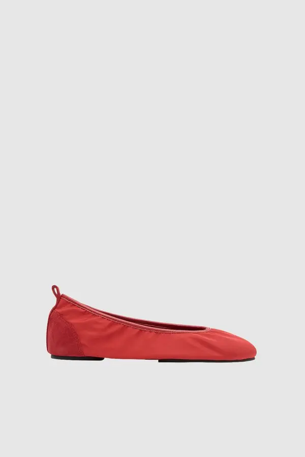 ST. AGNI Satin Ballet Flat - Rosso
