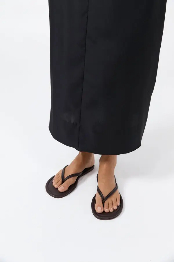 ST. AGNI Thong Detail Slide Sandals - Coffee