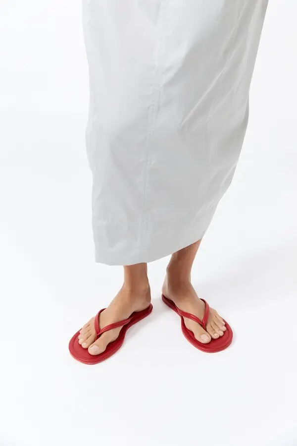 ST. AGNI Thong Detail Slide Sandals - Rosso