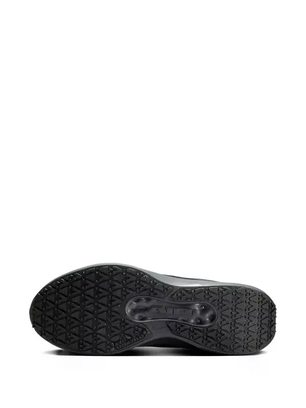 Nike Air Winflo 11 Quilted Panel Sneakers