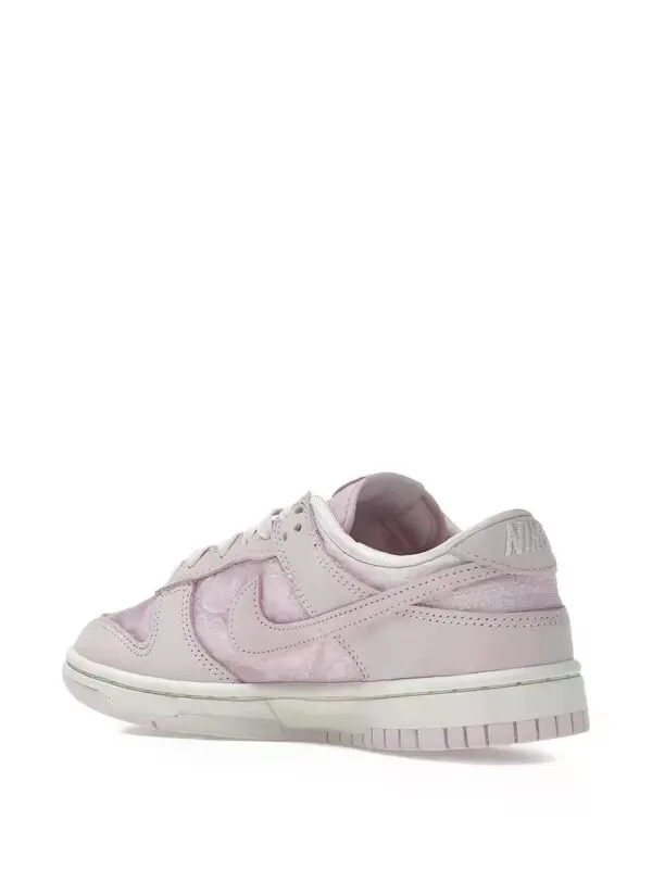 Nike Dunk Low Floral-lace Sneakers - Pink
