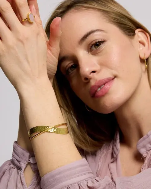 OTTOMAN HANDS Evenness Hammered Bangle Bracelet - Brass