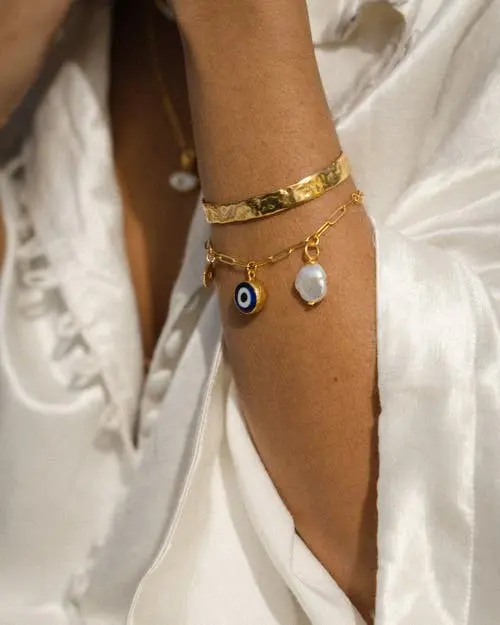 OTTOMAN HANDS Cornicello Charm Bracelet