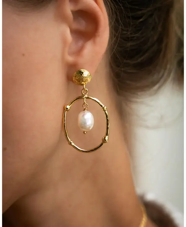 OTTOMAN HANDS Sloane Pearl Drop Stud Earrings - Gold