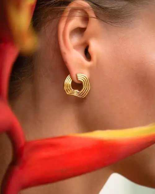 OTTOMAN HANDS Nara Wave Stud Earrings - Brass