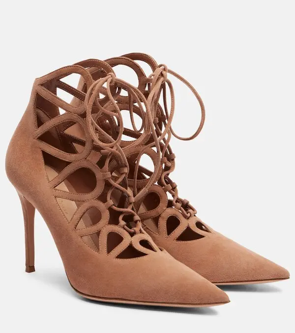 GIANVITO ROSSI Suede Pointed Toe Pumps - Beige