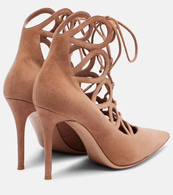 GIANVITO ROSSI Suede Pointed Toe Pumps - Beige
