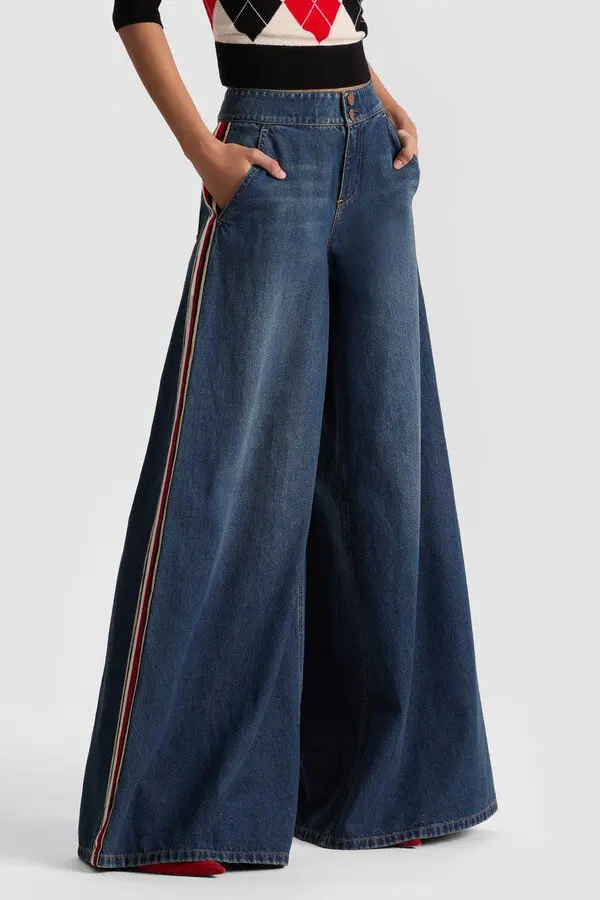 Alice + Olivia Nessi Wide-leg Jeans With Side