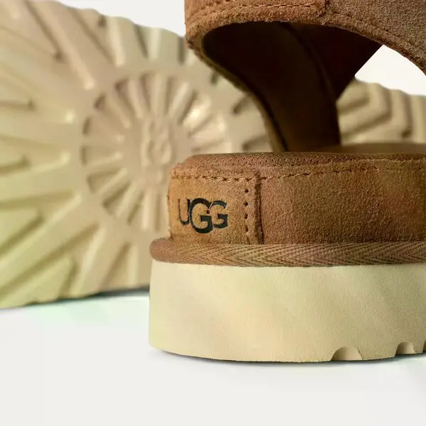 UGG Goldenstar Sandal - Chestnut