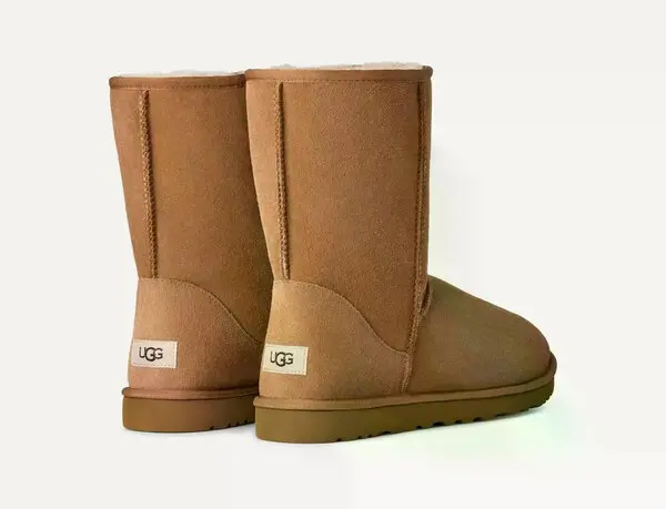 UGG Classic Short Boots - Chestnut