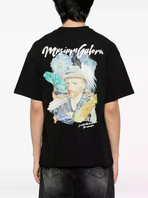 MUSIUM DIV. Graphic T-shirt - Black
