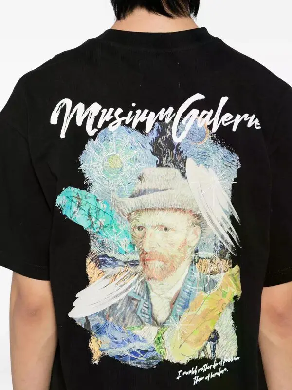 MUSIUM DIV. Graphic T-shirt - Black