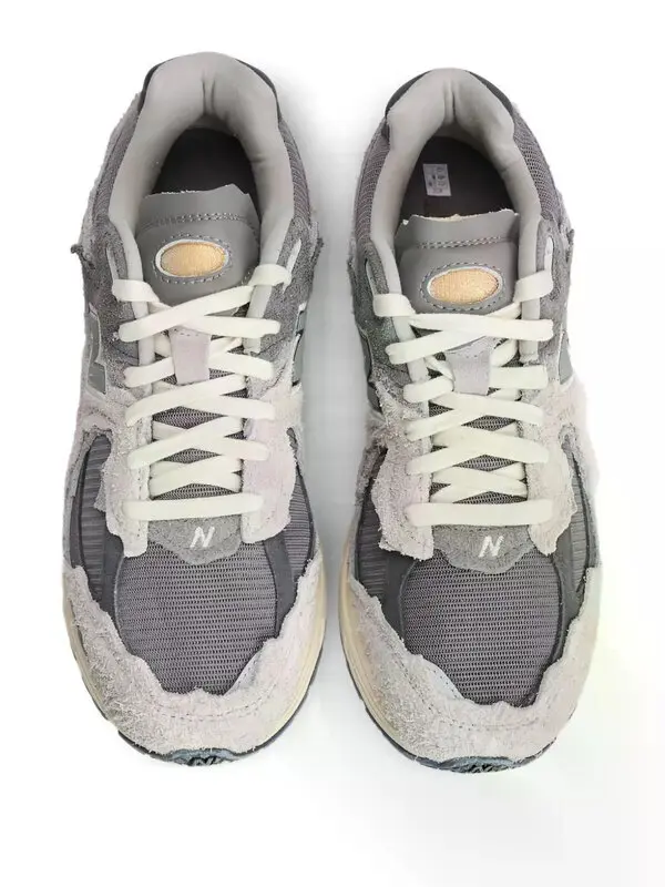 NEW BALANCE 2002r Lace Up Sneakers - Grey