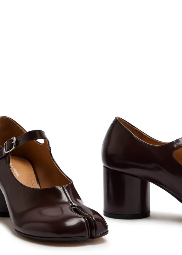 MAISON MARGIELA Tabi Mary Jane 60 Glossed Leather Pumps - Brown