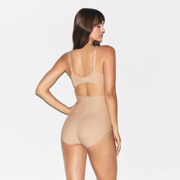 SKIMS Body Core Sculpt Butt Lifting Brief - Clay
