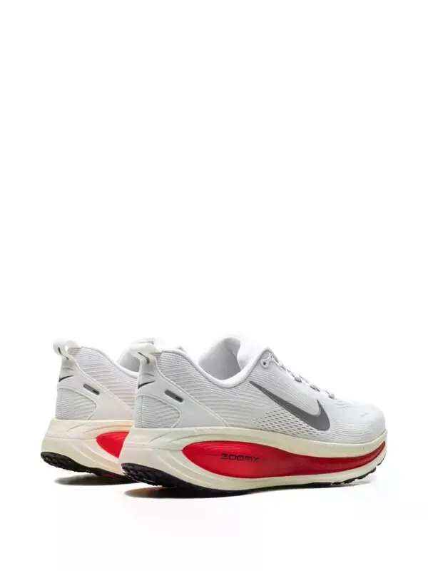 Nike Vomero 18 Platinum Tint Siren Red Light Smoke Metallic Pewter Sneakers - Grey