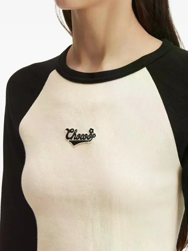 CHOCOOLATE Raglan-sleeve Logo T-shirt