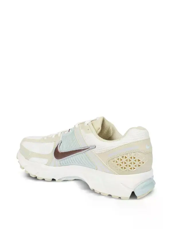 Nike Zoom Vomero 5 Sneakers - Neutrals