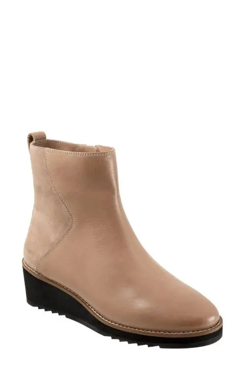 Trotters Wynona Platform Wedge Bootie - Taupe