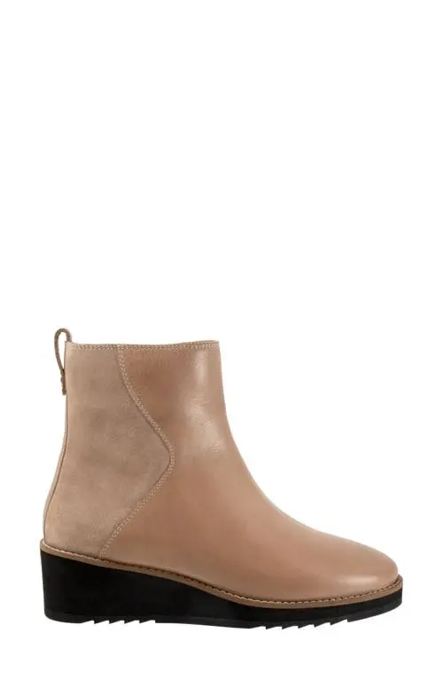 Trotters Wynona Platform Wedge Bootie - Taupe