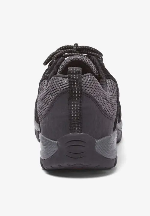 KINGSIZE Trail Sneakers