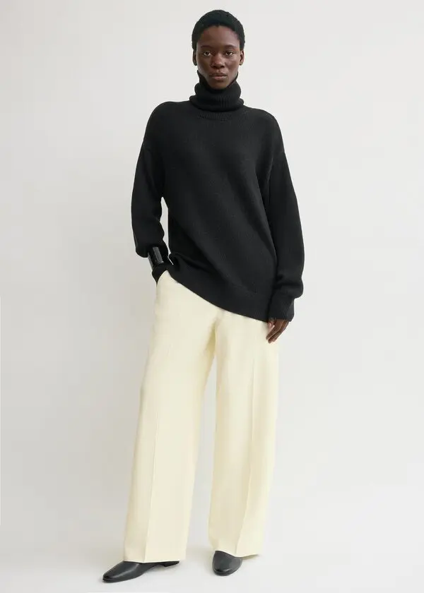 TOTEME Longline Turtleneck Sweater