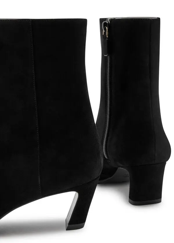 STUART WEITZMAN Stassi 50 Suede Ankle Boots