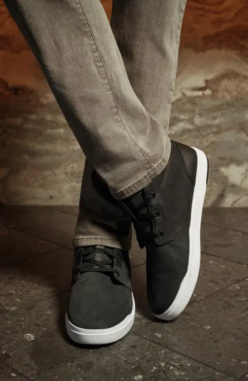 Travis Mathew The Modern Chukka Sneaker - Black