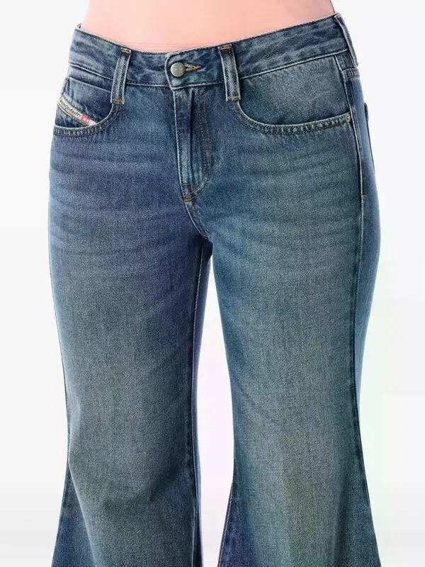 DIESEL® 1970 D-bleess Flared Jeans