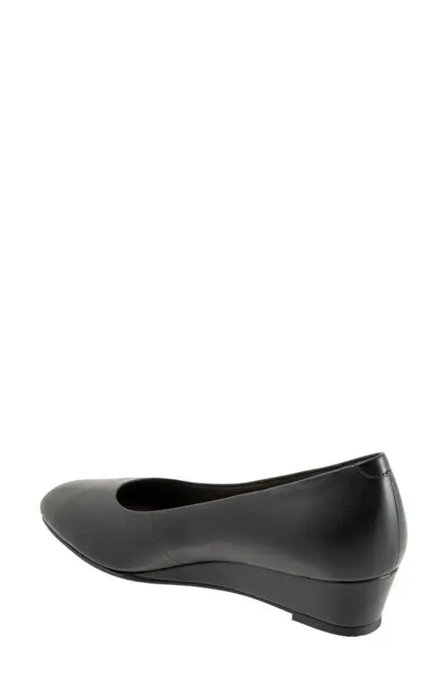 Trotters Denisse Wedge Pump - Black