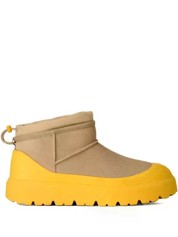 UGG Short Hybrid Platform Boots