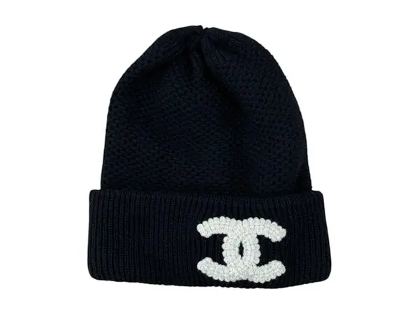 Chanel Cc Logo Beanie - Black/white | Editorialist