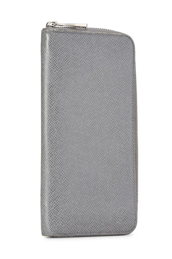 LOUIS VUITTON Taiga Zippy Vertical Wallet