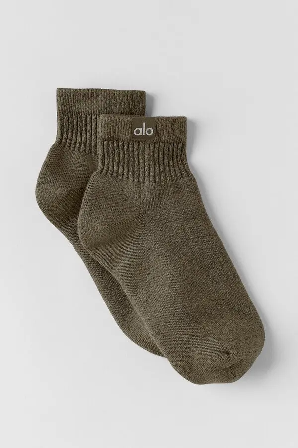 Alo Yoga Quarter Crew Street Socks - Olive Tree