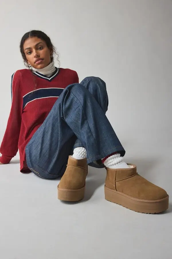 UGG Classic Ultra Mini Platform Boots - Chestnut