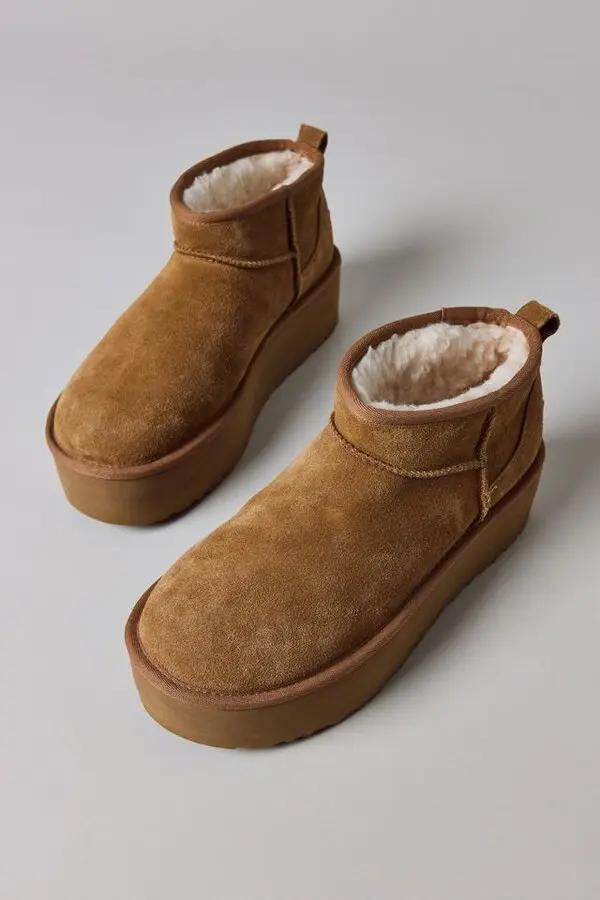 UGG Classic Ultra Mini Platform Boots - Chestnut