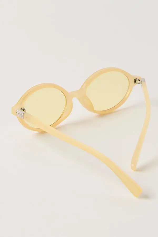 Free People Oh Hello Round Sunglasses - Soft Lemon