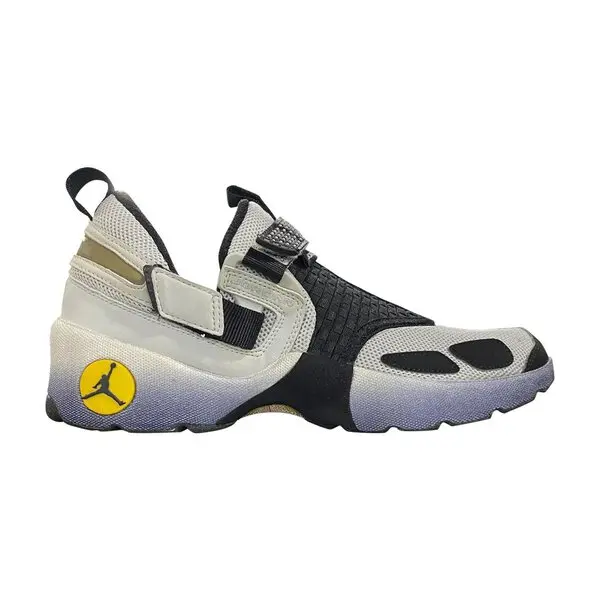 JORDAN Trunner Lx Sneakers - Grey