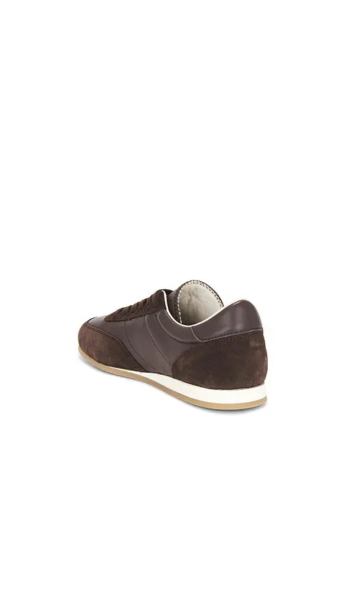 COMMON PROJECTS Minimal Runner Sneaker