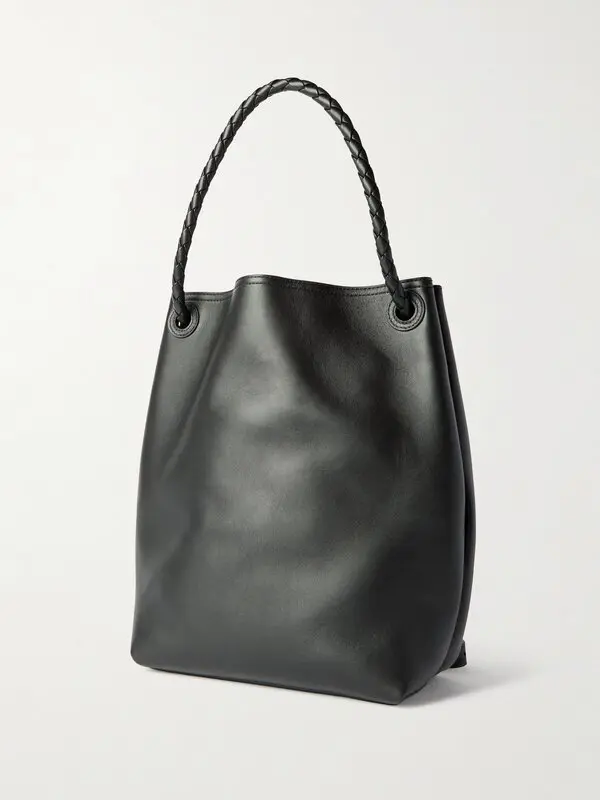 Bottega Veneta Andiamo Leather Bucket Bag - Black