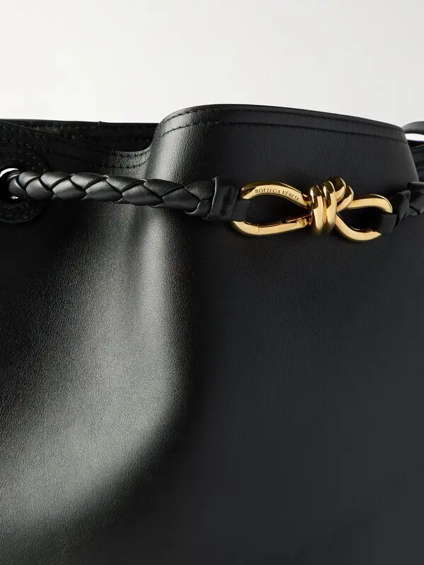 Bottega Veneta Andiamo Leather Bucket Bag - Black