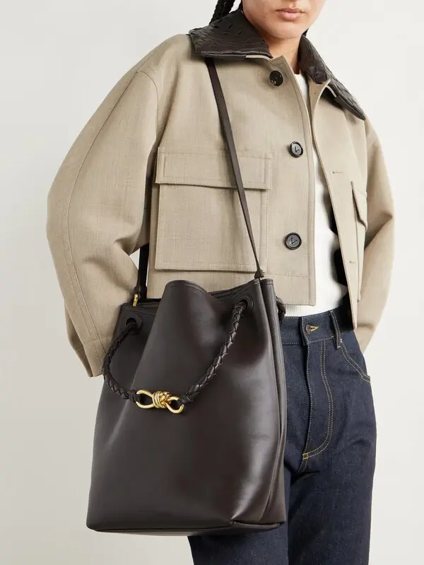 Bottega Veneta Andiamo Leather Bucket Bag - Brown