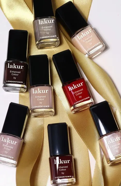 LONDONTOWN Merry Minis 8-piece Nail Color Set $96 Value