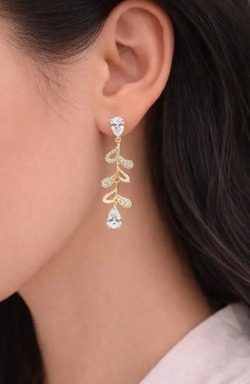 LA MENO Cascade Glow Drop Earrings