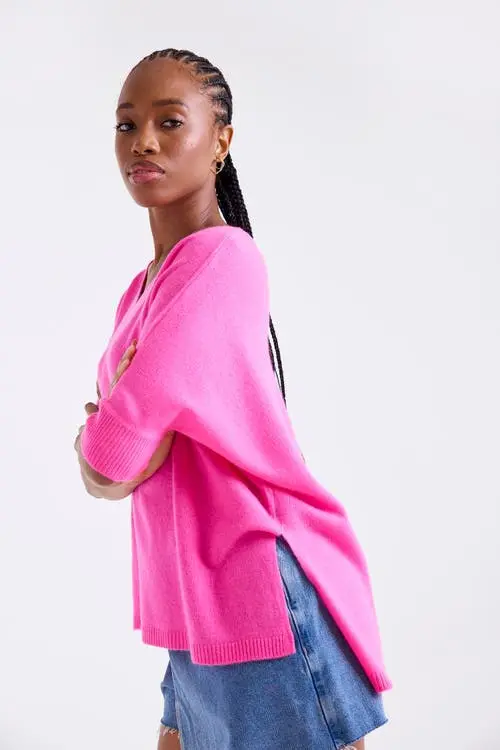 1982 Venetia Vee V-neck Cashmere Sweater - Hot Pink